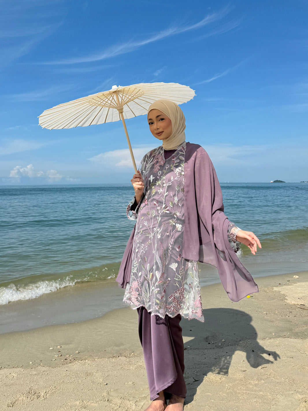 JULIANA – Pleasepicks